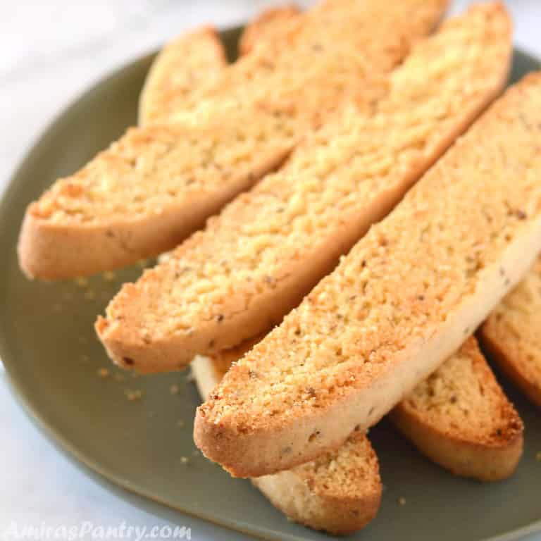 Italian Anise Biscotti Recipe - Amira's Pantry