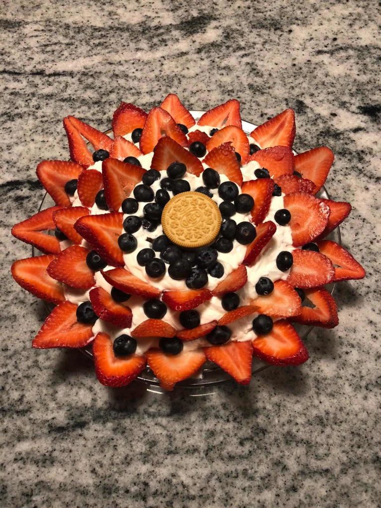 No Bake Mixed Berries Oreo Dessert - Amira's Pantry