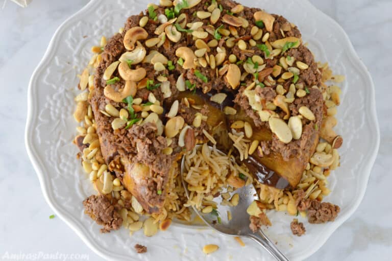 Palestinian Maqluba {with vegan option} - Amira's Pantry