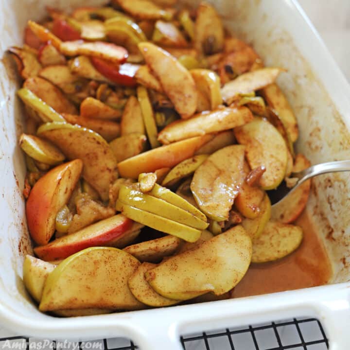 Healthy Baked Apple Slices (Just 5-ingredients) - Amira's Pantry
