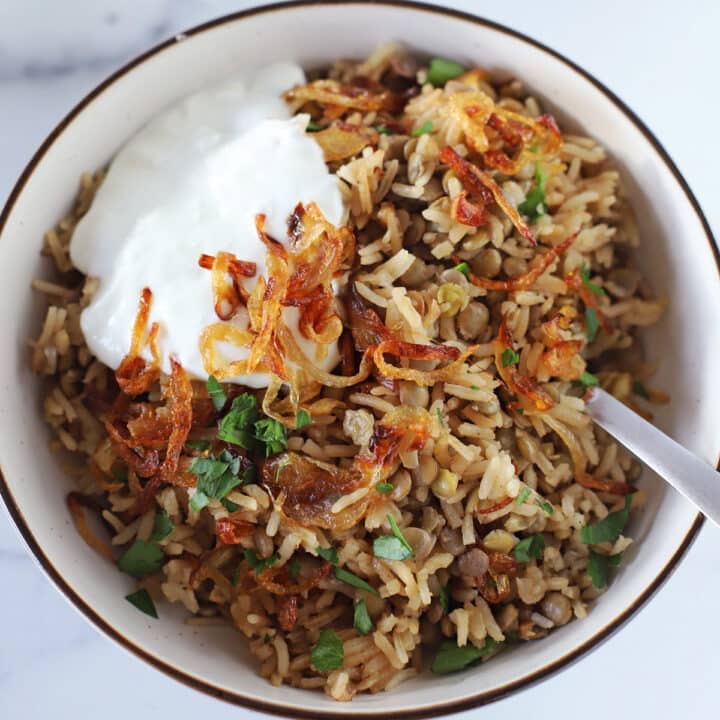 Mujadara {One Pot Lebanese Lentils and Rice Recipe} - Amira's Pantry