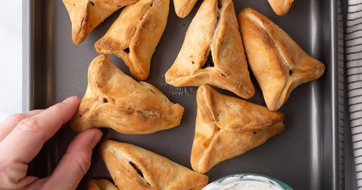 Spinach Fatayer ( Middle Eastern Savory Appetizer) - Amira's Pantry