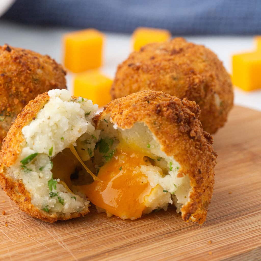 Potato Balls (Crispy With Cheese) - Amira's Pantry