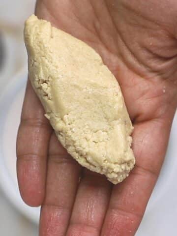 Best Tahini Recipe (Easy, Vegan and Super Creamy) - Amira's Pantry
