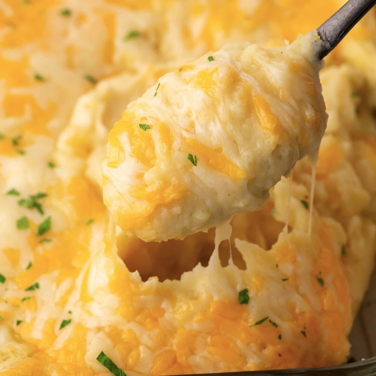 Cheesy Mashed Potatoes (With Cheddar & Mozzarella) - Amira's Pantry