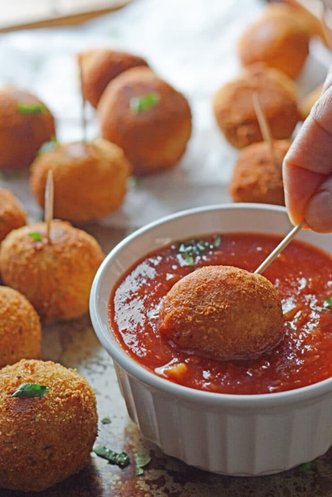 Stuffed Bread Balls (Easy Cheesy Recipe) - Amira's Pantry