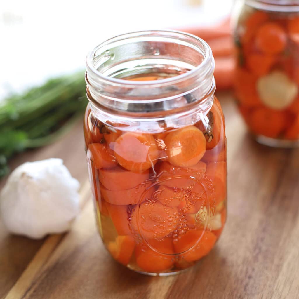 Easy Quick Pickled Carrots (Mom's Recipe) - Amira's Pantry