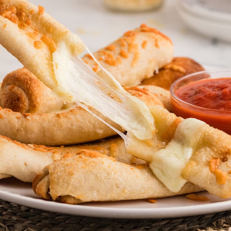 Stuffed Bread Balls (Easy Cheesy Recipe) - Amira's Pantry