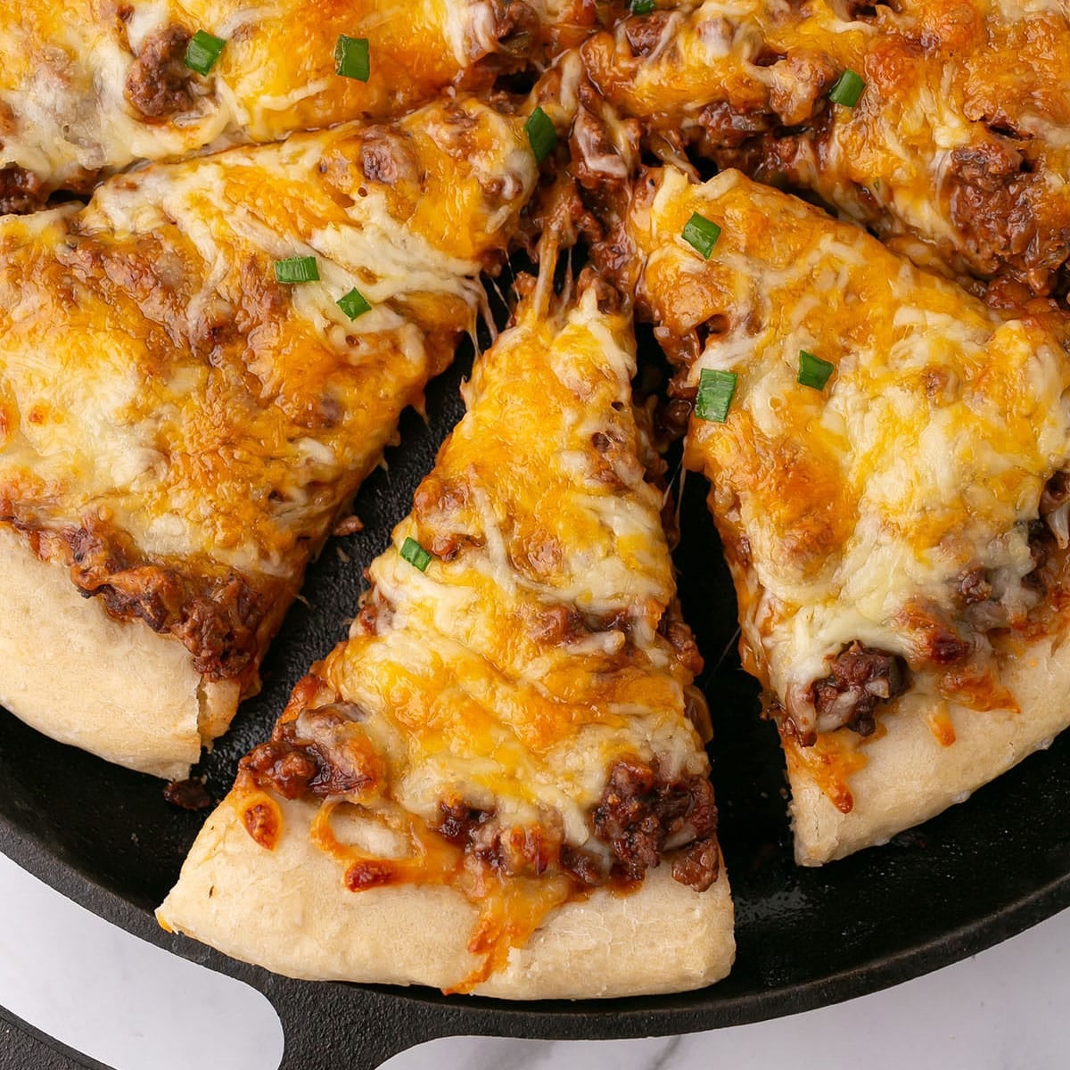 Homemade Sloppy Joe Pizza (Easy Weeknight Dinner) - Amira's Pantry