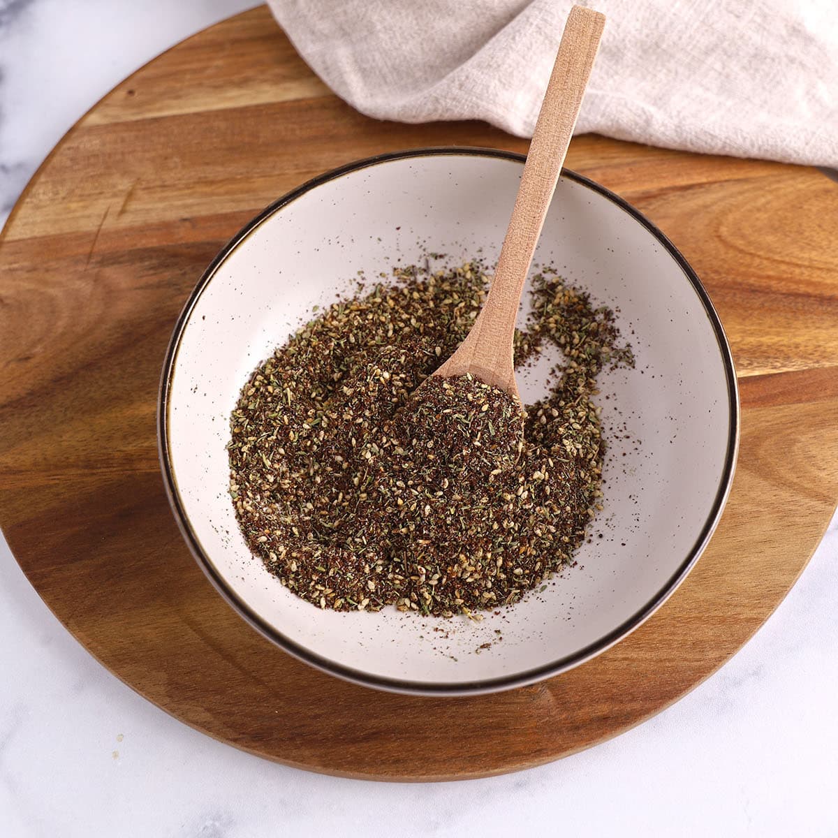Homemade Za'atar Recipe (Middle Eastern Spice Blend) - Amira's Pantry