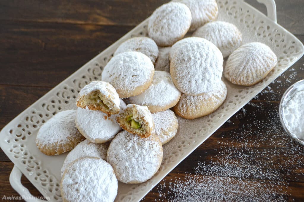 Kahk (Egyptian Eid Al-Fitr Cookies Recipe) - Amira's Pantry