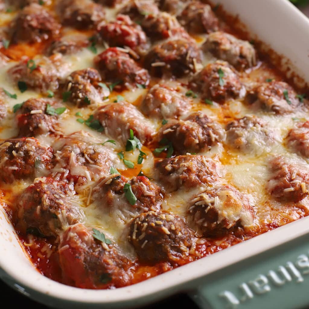 Baked Meatballs Recipe (Cheesy with Marinara Sauce) - Amira's Pantry