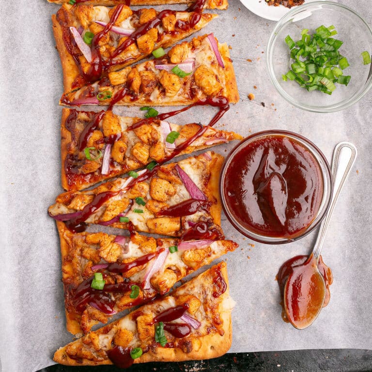 BBQ Chicken Flatbread Pizza (Easy Dinner Recipe) - Amira's Pantry