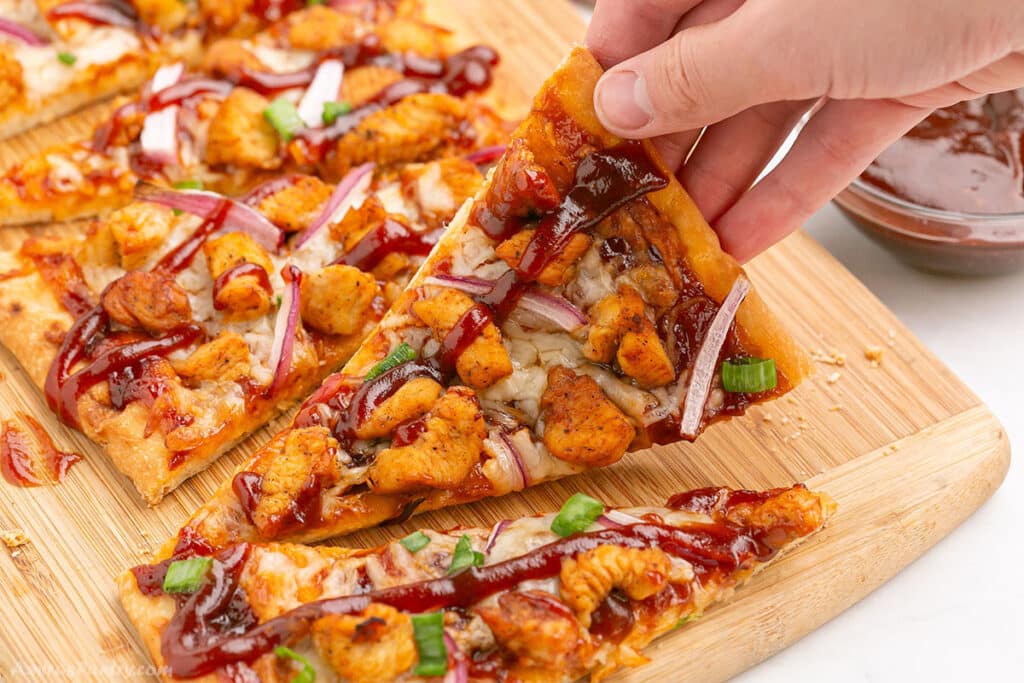 BBQ Chicken Flatbread Pizza (Easy Dinner Recipe) - Amira's Pantry